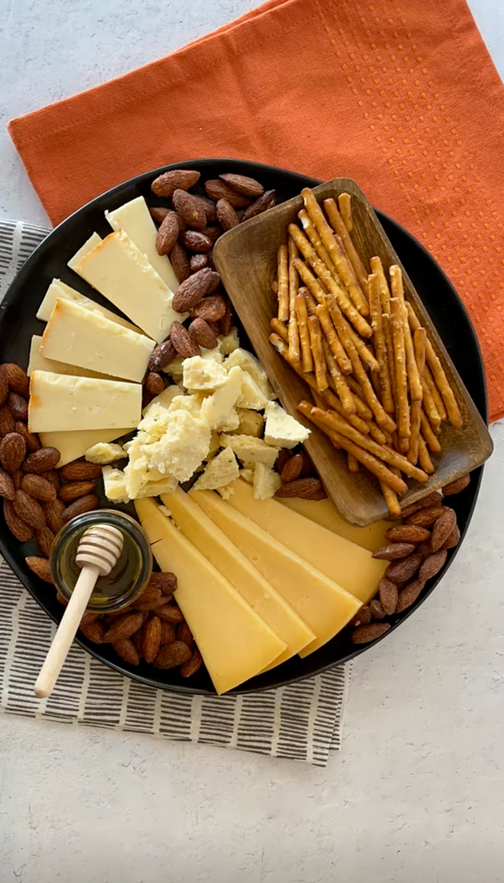 Curdbox - Monthly cheese and pairings subscription box